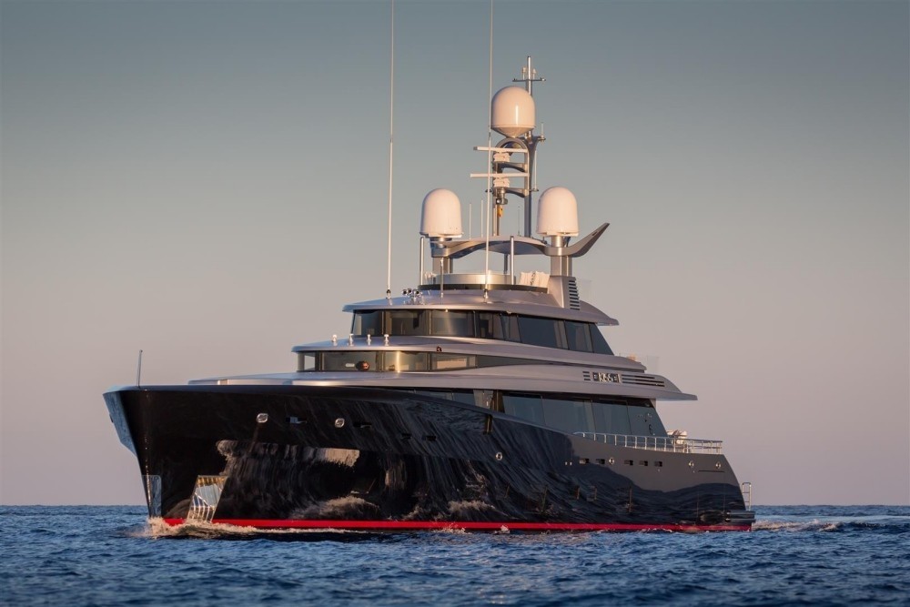 Yacht LADY VICTORIA, Feadship | CHARTERWORLD Luxury Superyacht Charters